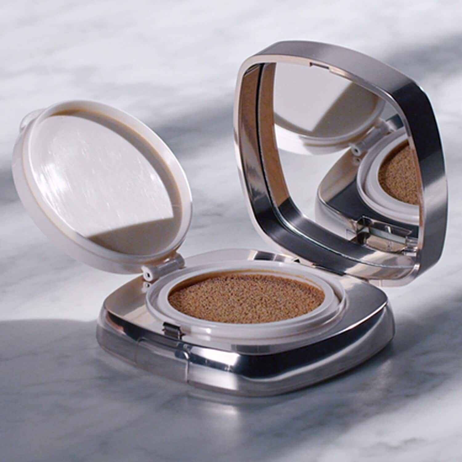 The Luminous Lifting Cushion SPF20 - Fondöten LA MER ≡ SEPHORA