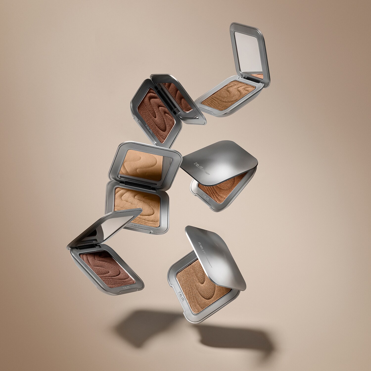 Hypernova - Satensi mat bronzlaştırıcı pudra REM BEAUTY ≡ SEPHORA